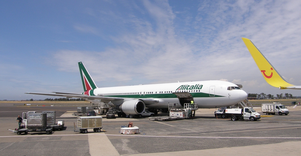 First time a Rome airport? 8 Things to Know - Rome airport: Fiumicino ...